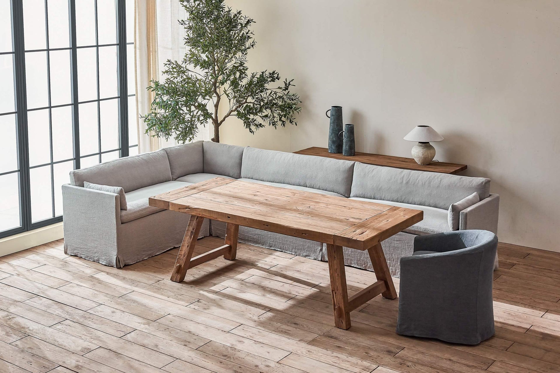 Gabriel Banquette – Modern Plush – Sixpenny